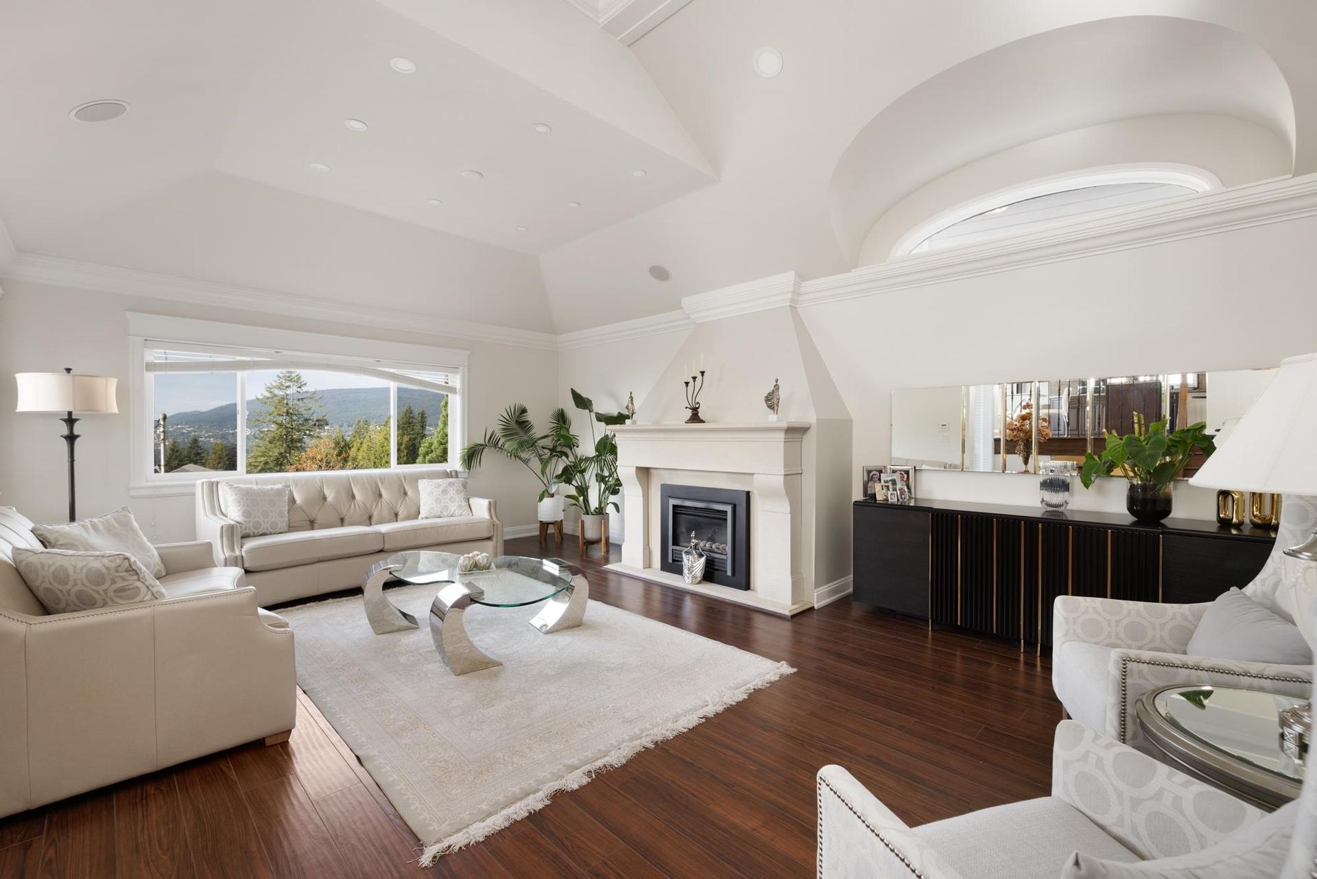 4050 St. Pauls Avenue, North Vancouver, BC V7N 1T5 | Zealty